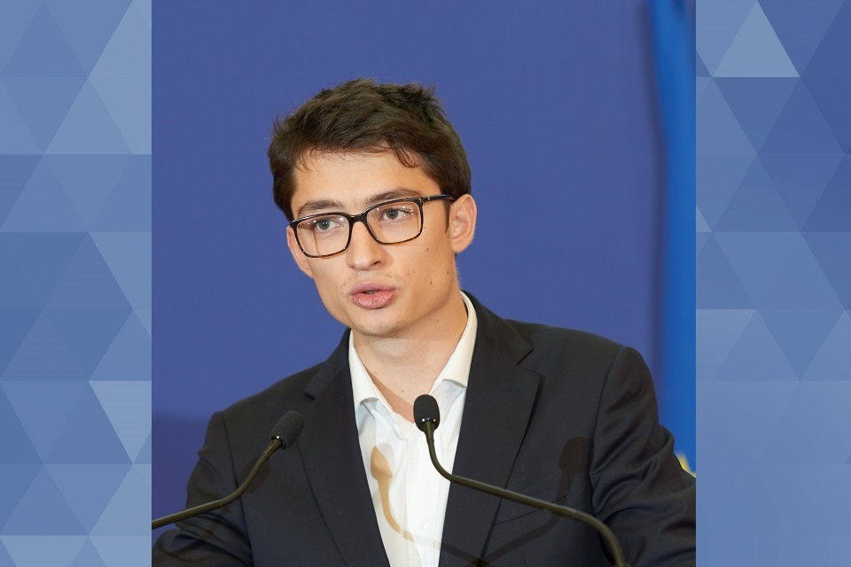 Portrait d'Arthur Renaud (2014), co-fondateur d'ETAONIS - Variances